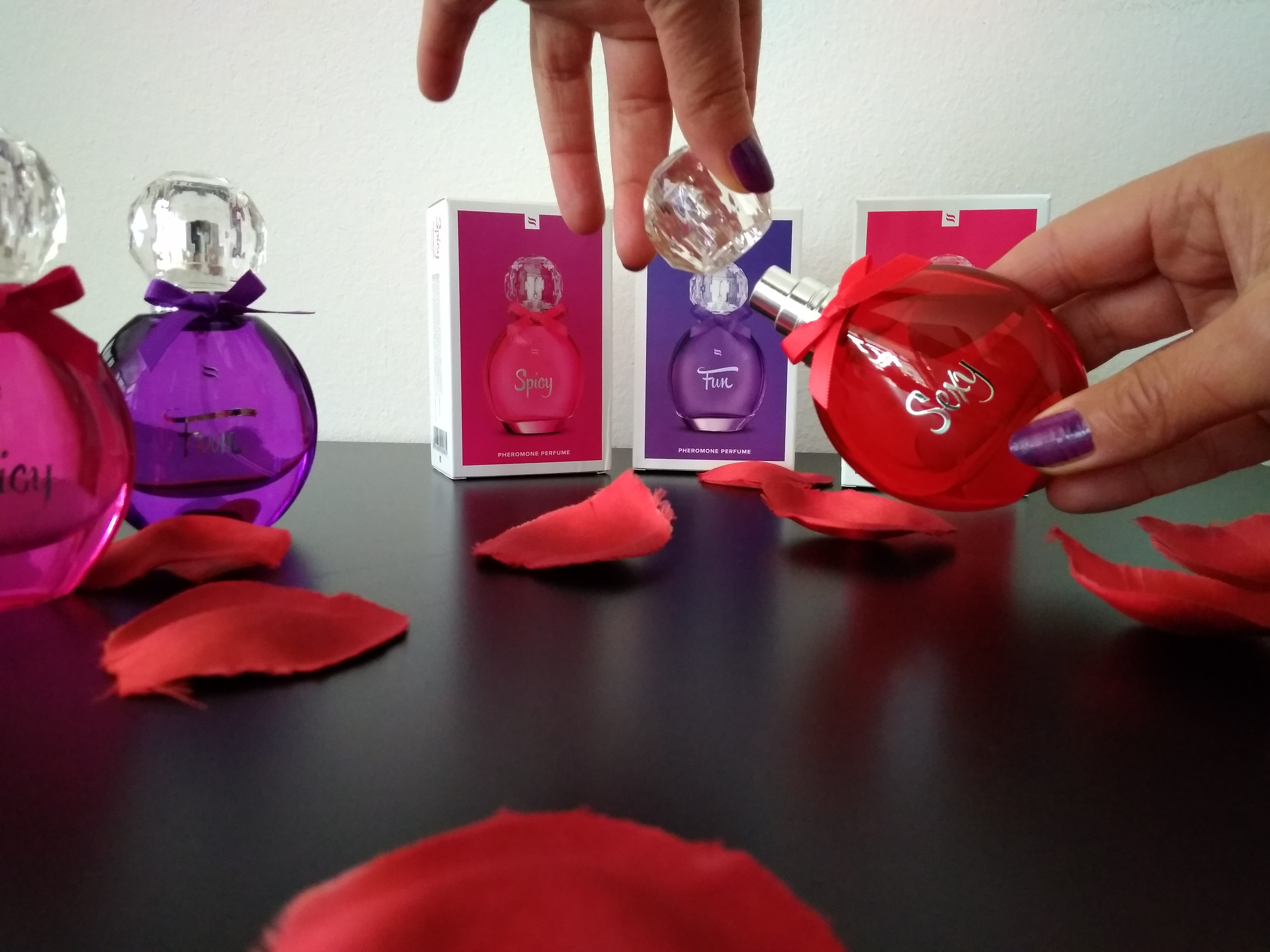 Cosa sono i Profumi ai Feromoni e come funzionano - Rosso Limone